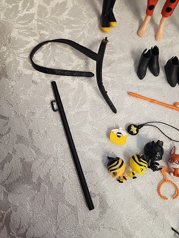 Miraculous Zag Heroez 5 Dolls Reena, Queen Bee, Cat ,Ladybug ...