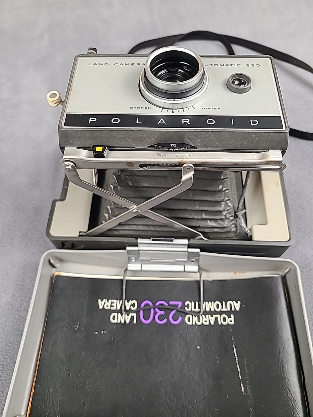Vintage Polaroid Automatic 230 Land Camera With Case & Accessories ...