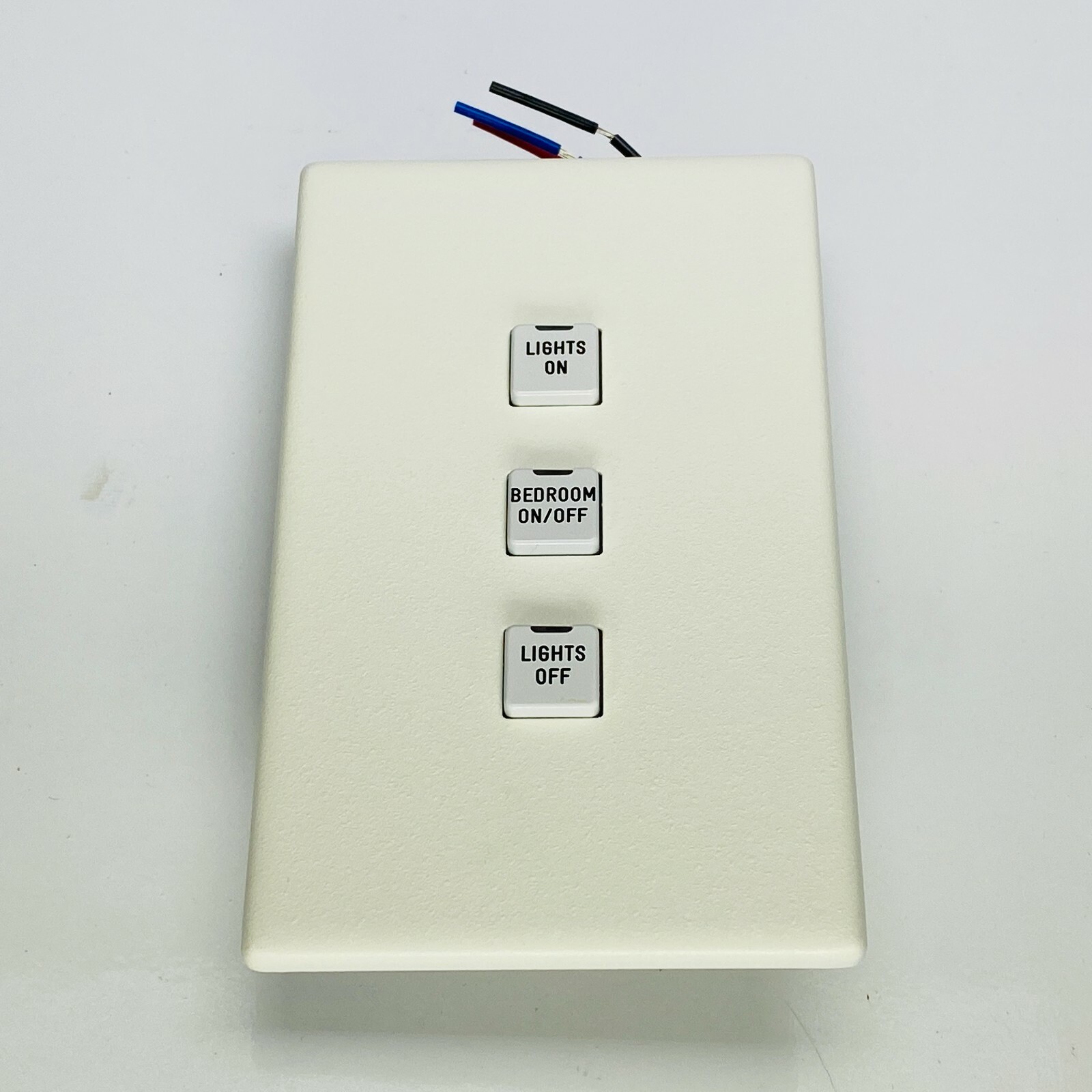 Litetouch Savant Low Voltage Control Station Keypad - 3 Button - White ...