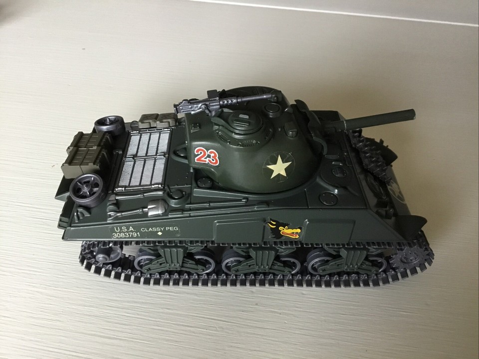 New Ray U.S. Army Sherman Tank With Artillery Piece & 4 Infantry In 1/ ...