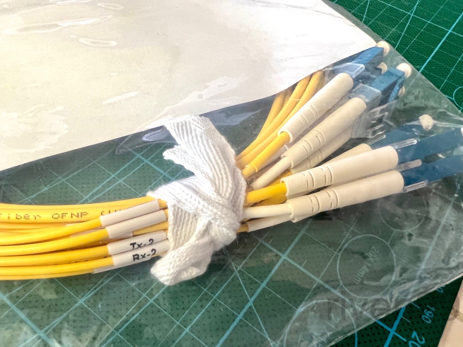 MOLEX QSFP MPO/MTP 8F to 4x LC Fiber Optic Breakout Cable, Singlemode ...