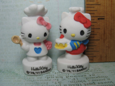 Tiny HELLO KITTY Chef Foodie Cook Baking Baker Porcelain Dollhouse ...