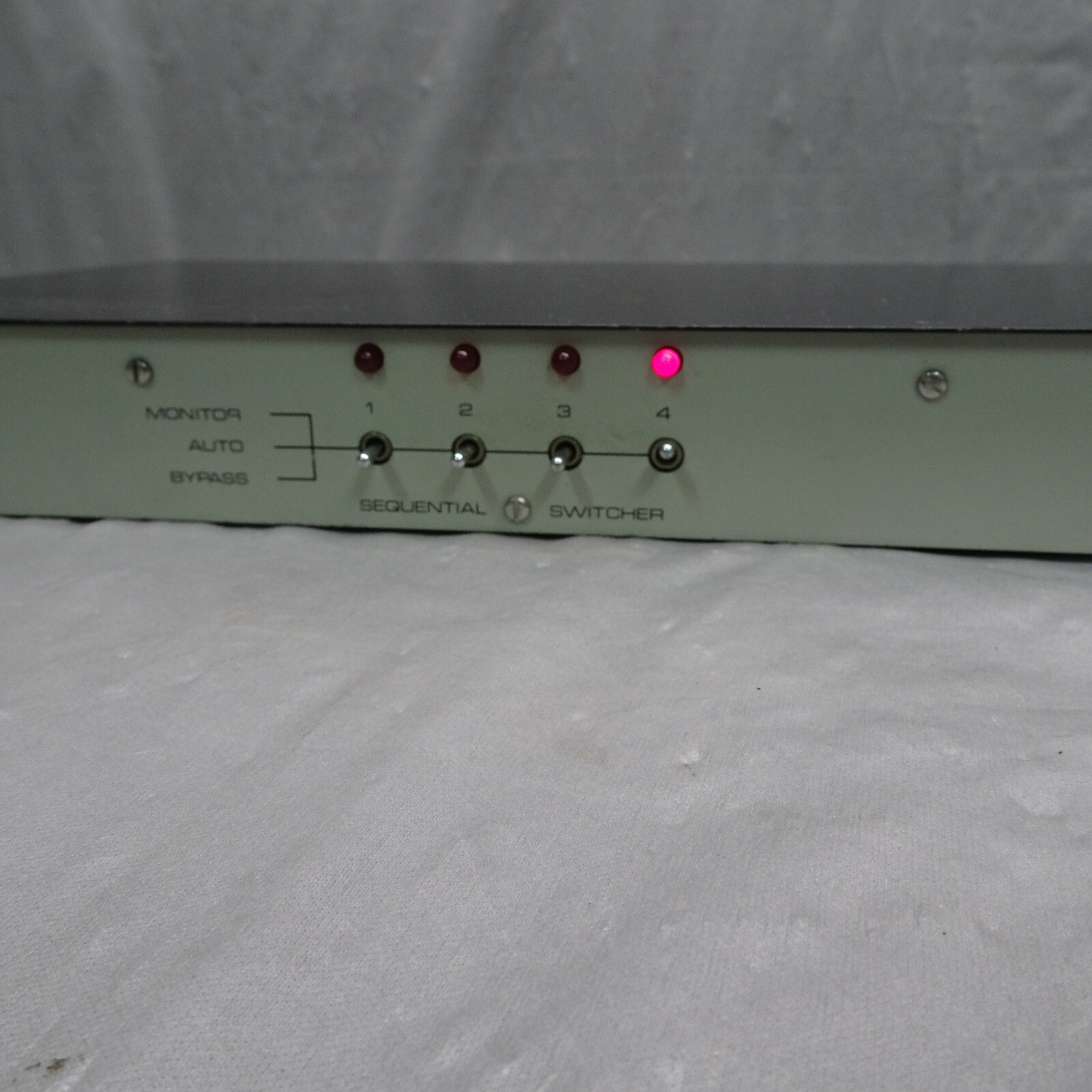 Vintage PELCO SEQUENTIAL SWITCHER VS504HDT Video Camera Monitor ...