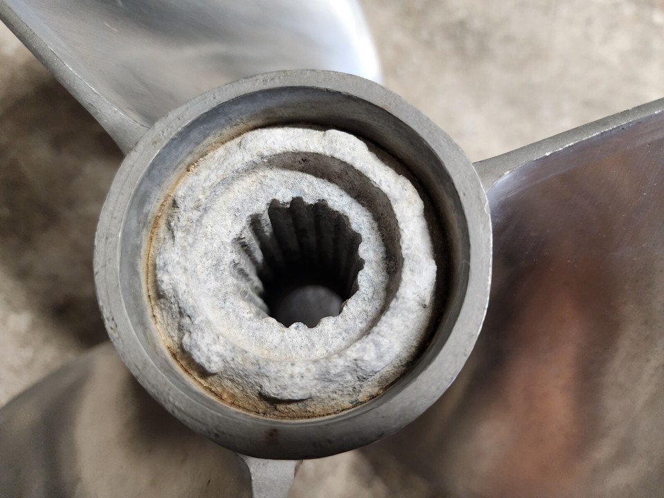 14 1/2" X 22P MERCURY RACING LARGE EAR CHOPPER SS PROPELLER, 48-89856 ...