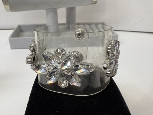 Beautiful Clear Acrylic Plastic Rhinestone Wrap Snap Clasp Bracelet ...