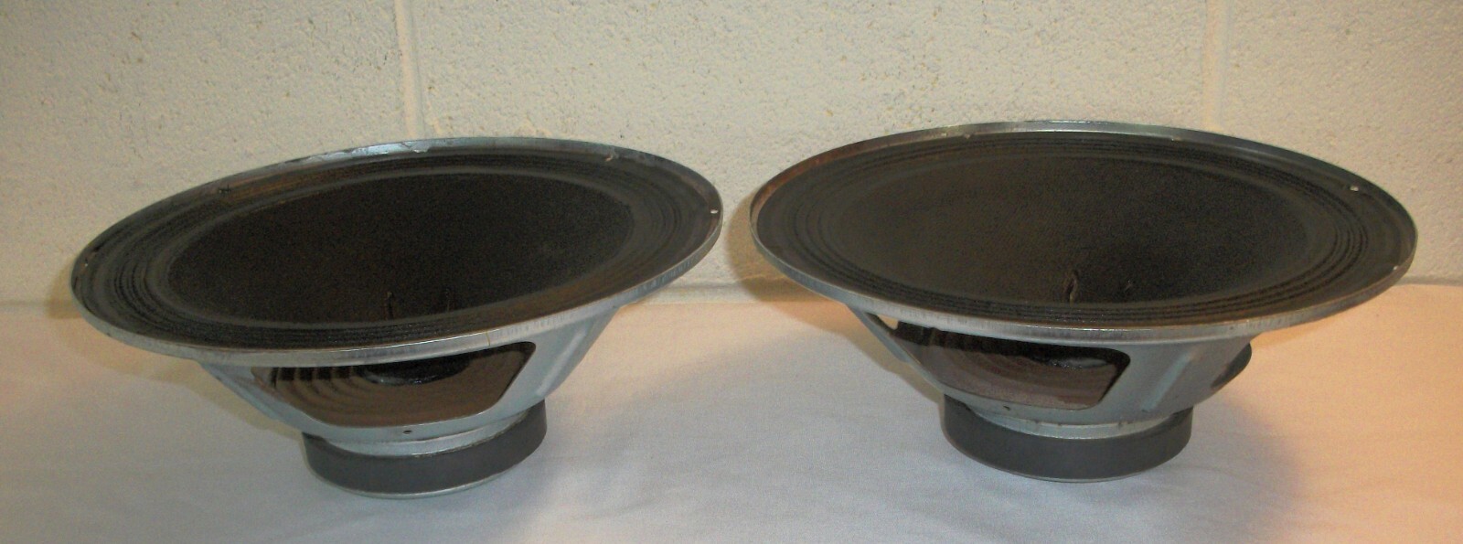 PAIR Peavey 10" Speakers 8 Ohms Pulled from Peavey Studio Chorus 210 ...