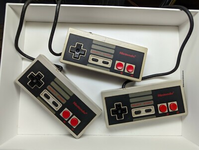 NIntendo FACTORY ISSUE Original NES Controllers (Nintendo, 1985)-3 ...