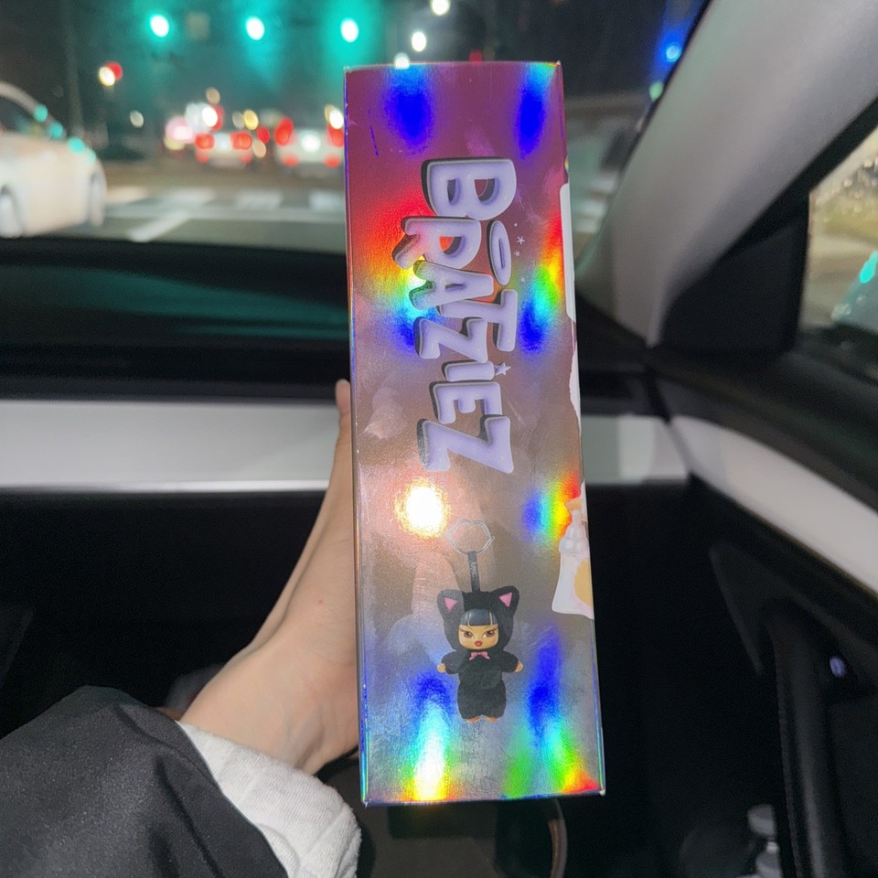 Bratz Bratziez Iconz Series Plush Blind Box with Charm Clip and ...