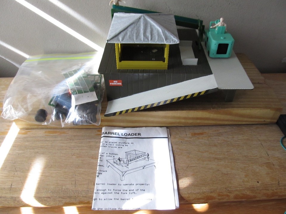 K-LINE K-124 READING LINES OPERATING BARREL LOADER 0/027 GAUGE | eBay