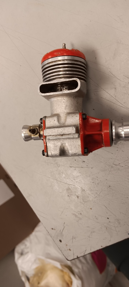 HUGE MODEL ENGINE COLLECTION SALE!--McCOY 29 RED HEAD-REAR CARB NICE ...