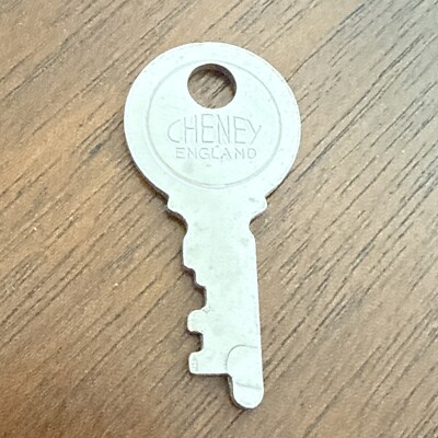 Vintage CHENEY #30 Key For Retro Fender G&G Locking Guitar Case ...
