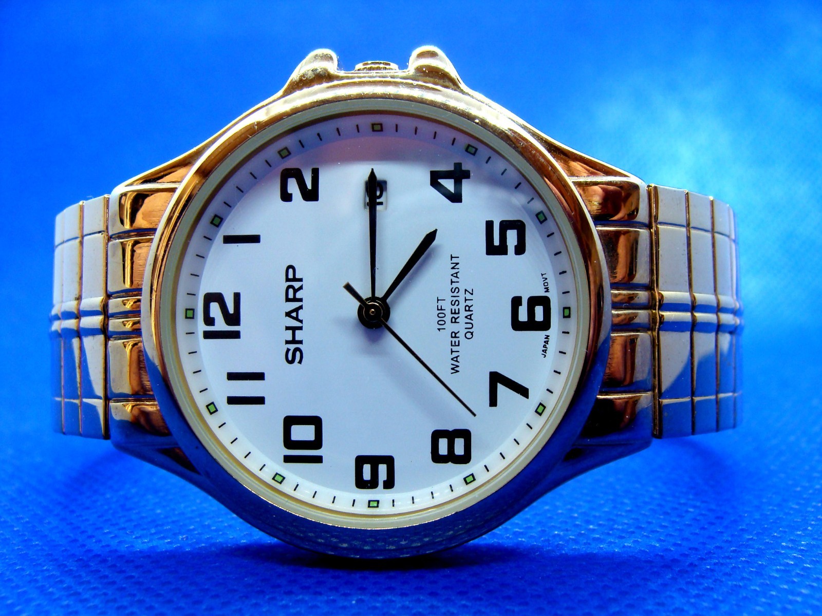 SHARP SHP-115 Quartz 100ft WATER Resist GOLDTONE STRETCH BAND, WORK ...