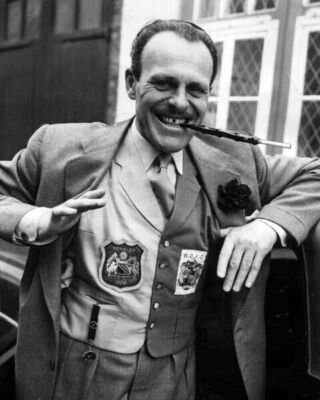 Terry-Thomas classic grinning with cigarette holder in his mouth 8x10 ...