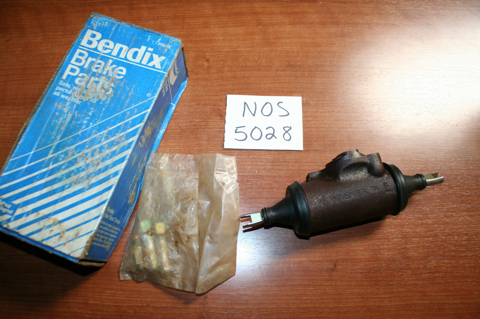 NOS Bendix Brake Wheel Cylinder USA 33580 Ford F800 700 600, 82-94 ...