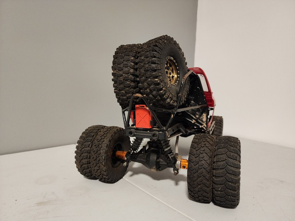 Axial SCX10 Original Custom chevy square body dually ( Please read the ...
