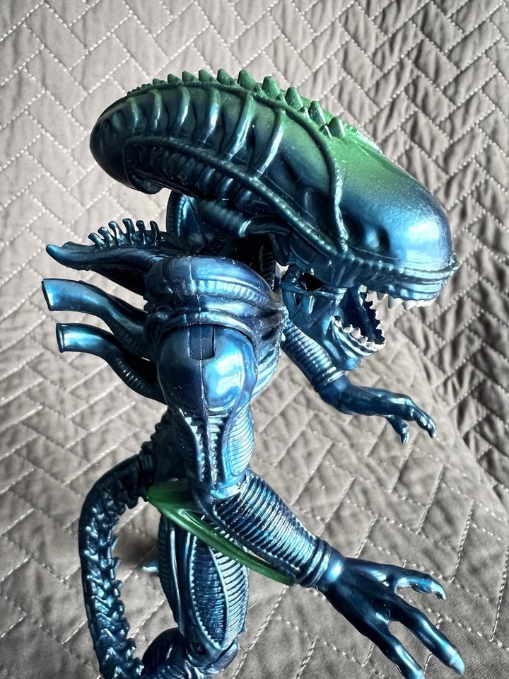 Lanard Toys 7" Blue Metallic Xenomorph Warrior Alien Action Figure 2020 ...
