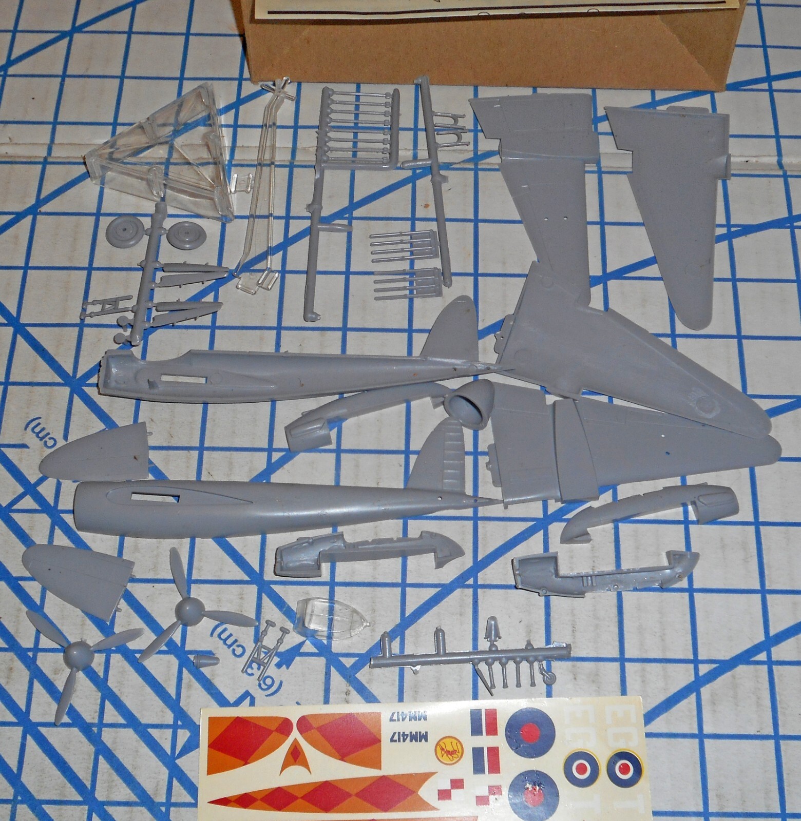 MPC DeHavilland Mosquito FB VI with Wild Customizing Decals 1:72 Kit ...