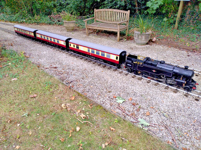 5 inch gauge 17D ride on coaches duel brake metal body Blood Custard ...