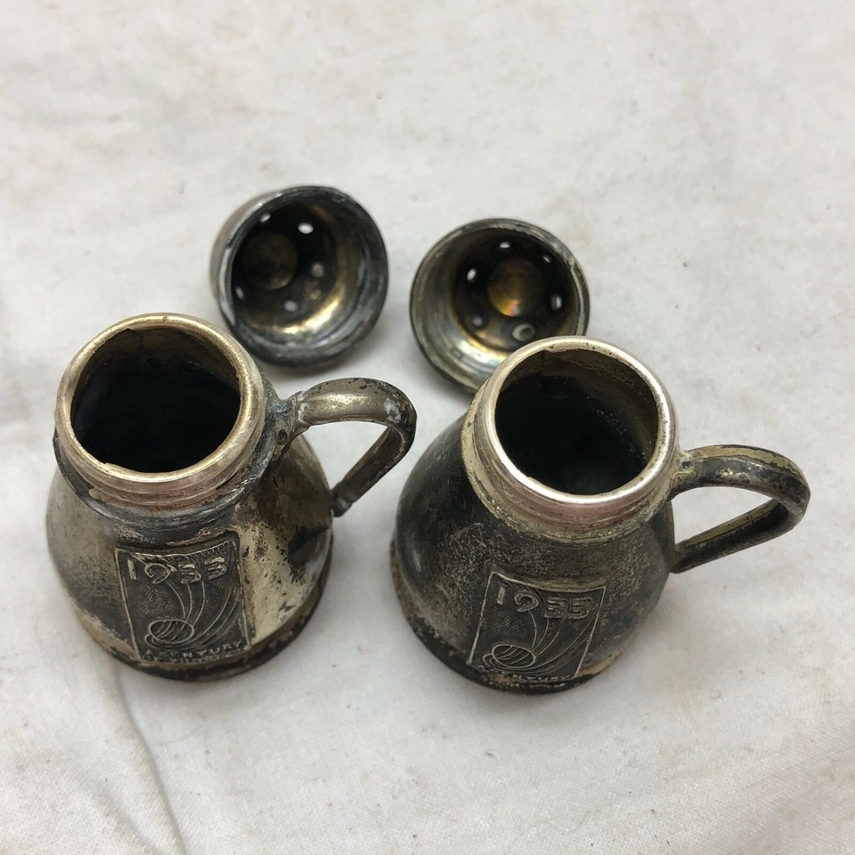 Vintage 1933 Century of Progress Salt and Pepper Shakers Quaker Shaker ...