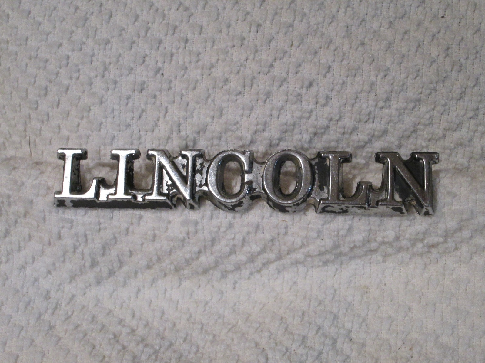 Vintage Lincoln Script Emblem Badge D5VB-60425500-AA pins intact great ...