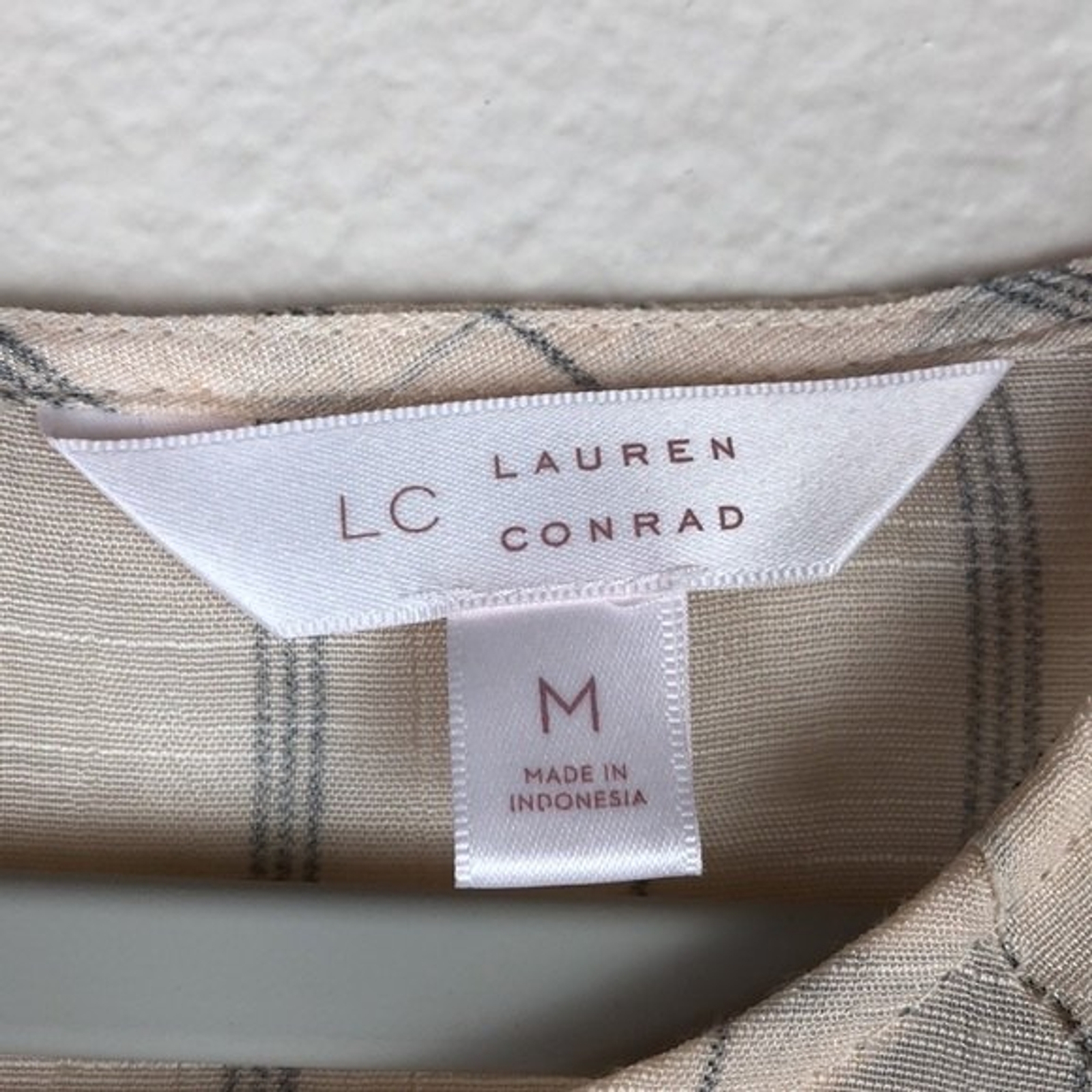 LC Lauren Conrad Cream Gray Stripe Bell Sleeve Top M - Gem