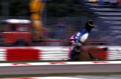 Rubens Barrichello Jordan Hart 194 suffered a heavy crash during P- Old ...