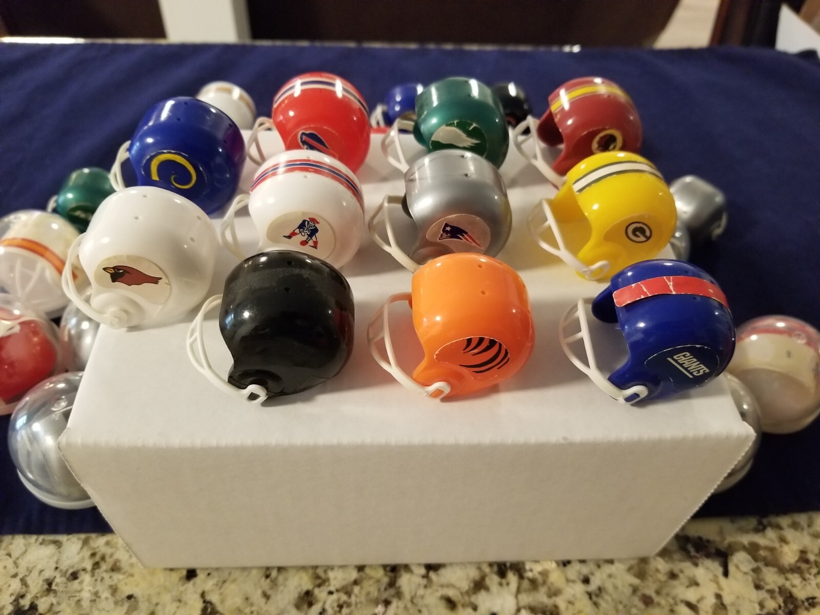 🏈Vintage Lot of 46 Mini Plastic NFL Football Helmets🏈 Gum Ball Vending ...