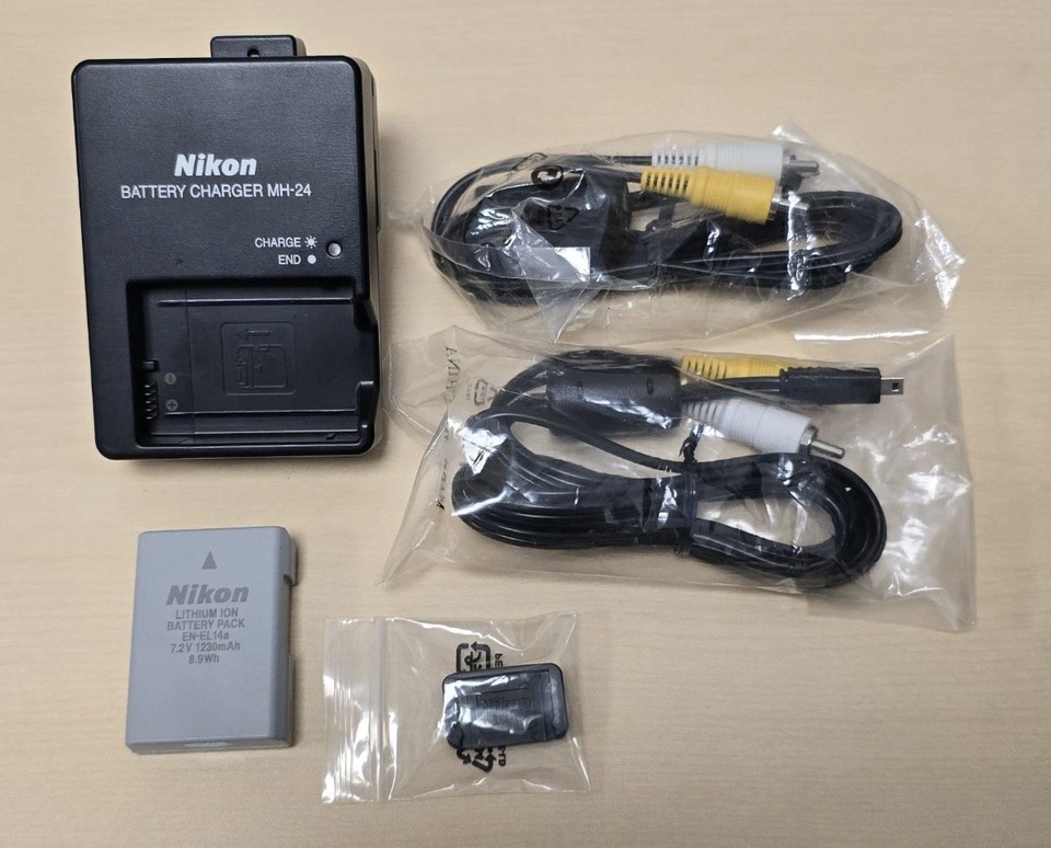 Nikon D3300 24.2MP DSLR 18-55mm Camera, Lens, Battery, Charger, Case ...
