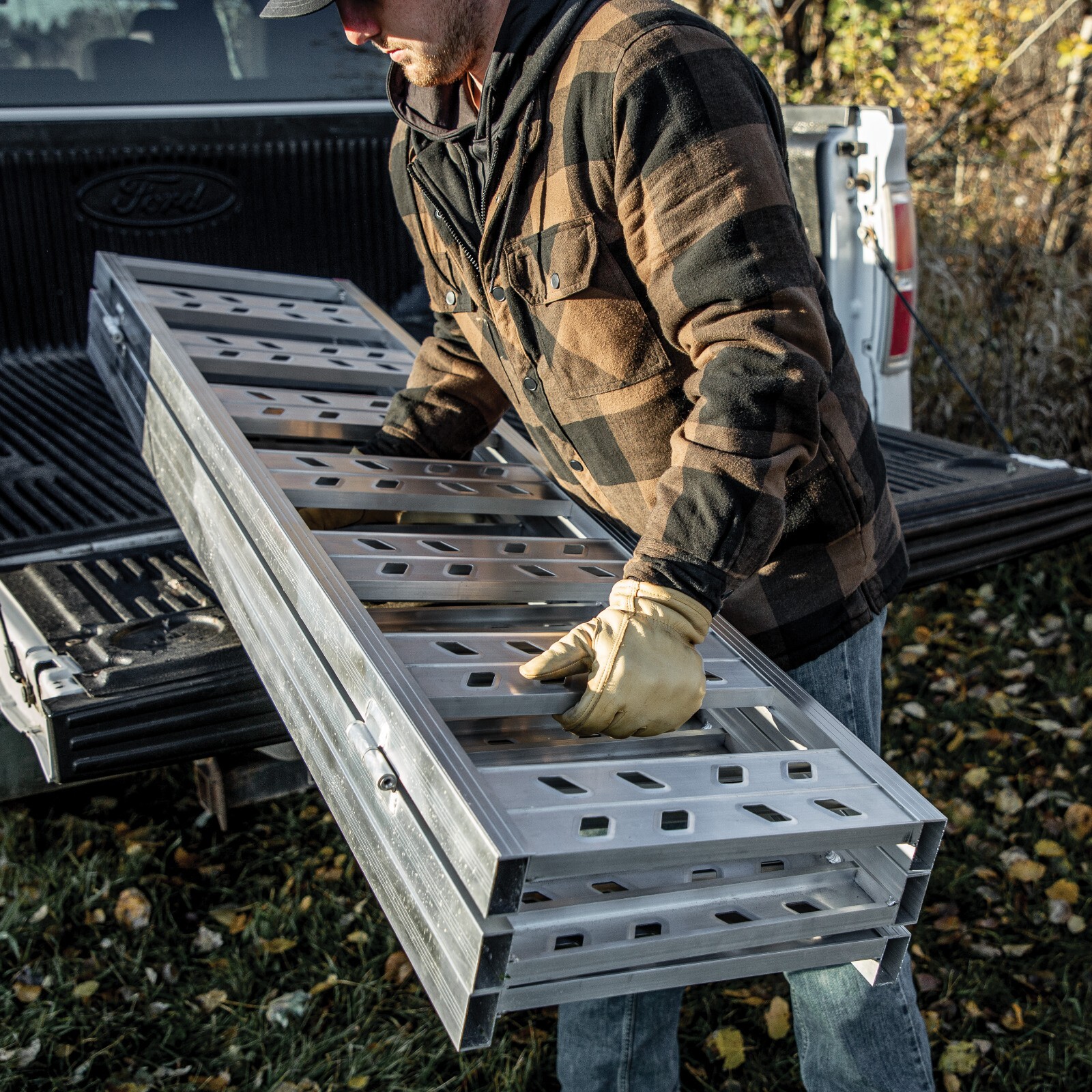 YUTRAX 69” Tri-Fold Ramp, High-Strength Extruded Aluminum, 2200 lb ...