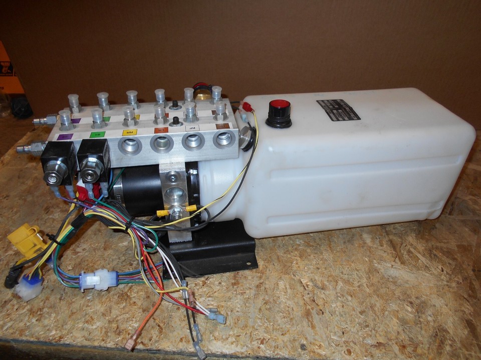 *RV EQUALIZER LEVELING SYSTEM HYDRAULIC PUMP 2542KS 12V RESERVOIR FREE ...