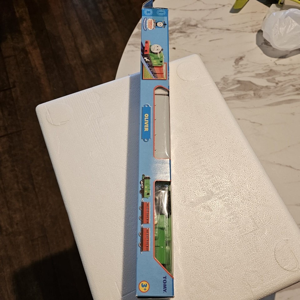 TOMY Thomas & Friends Oliver Motorized Trackmaster Plarail Train Green ...