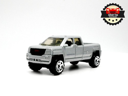 2001 GMC TERRADYNE GRAY 1:64 SCALE COLLECTOR DIORAMA MODEL CAR | eBay ...