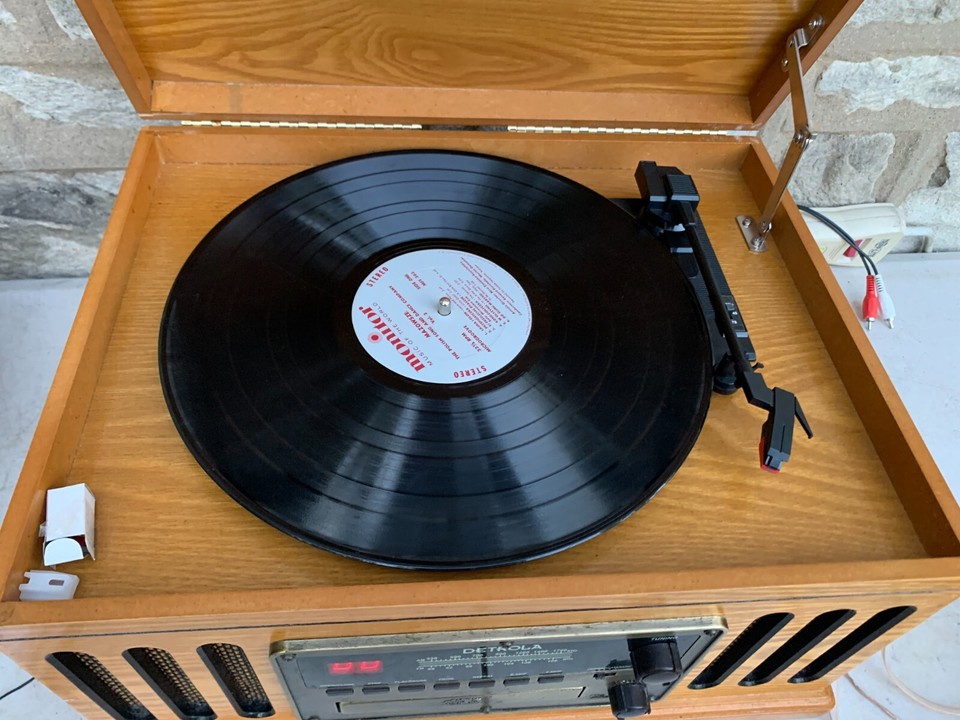 Detrola KM837 VTG 4 In 1 Turntable Vinyl AM/FM Radio CD & Cassette Tape ...