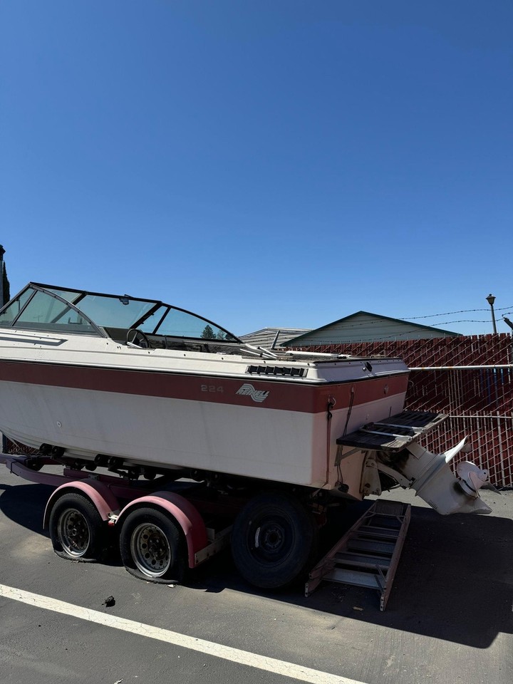 1979 Reinell 22' Boat w/ title & trailer | eBay