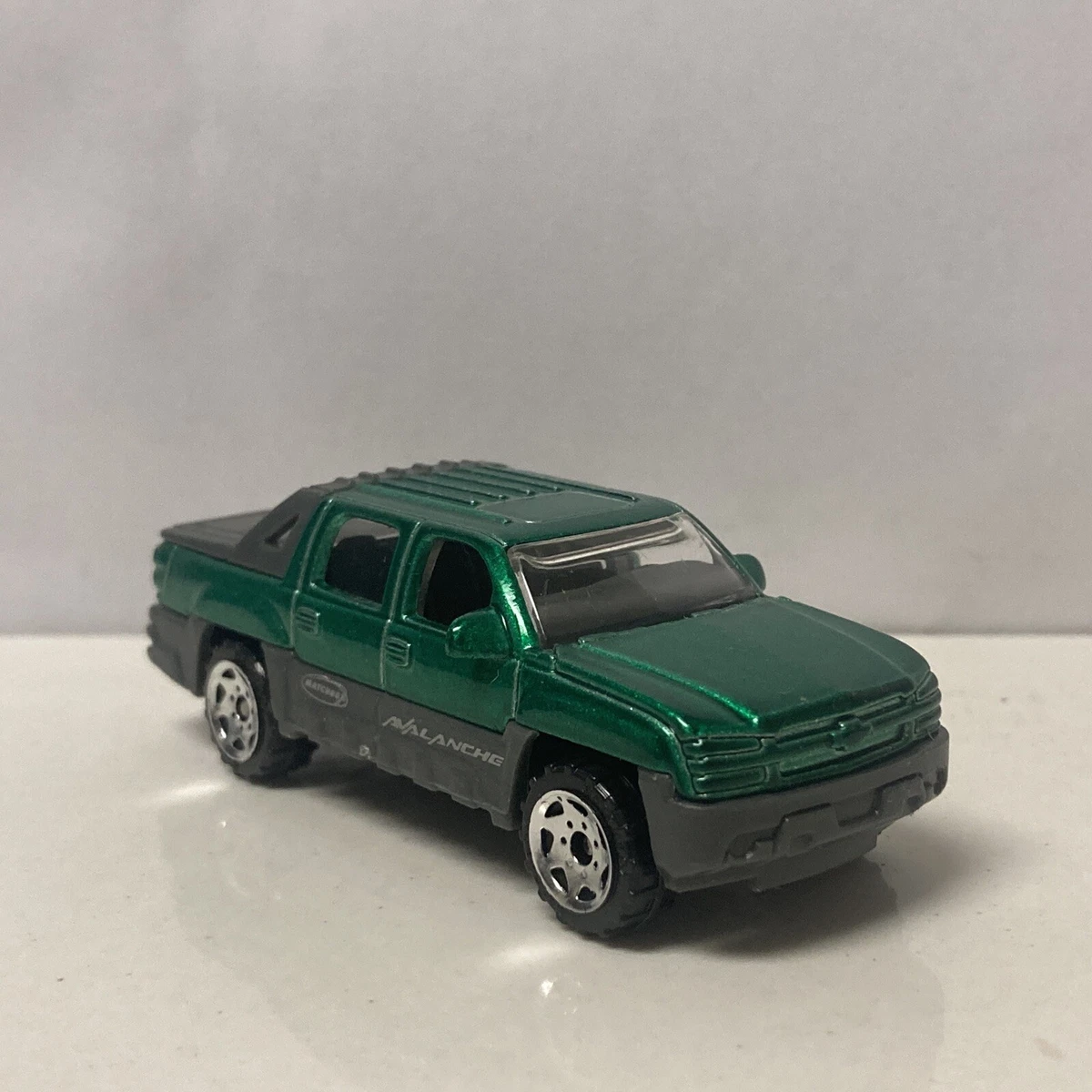 Chevy Avalanche 2002 Gray