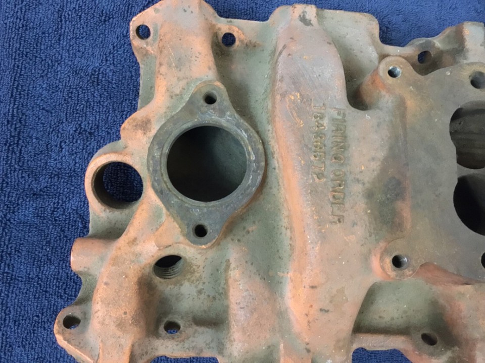 Corvette Camaro 327 250 hp Original 4 Barrel Intake Manifold 3866922 L214
