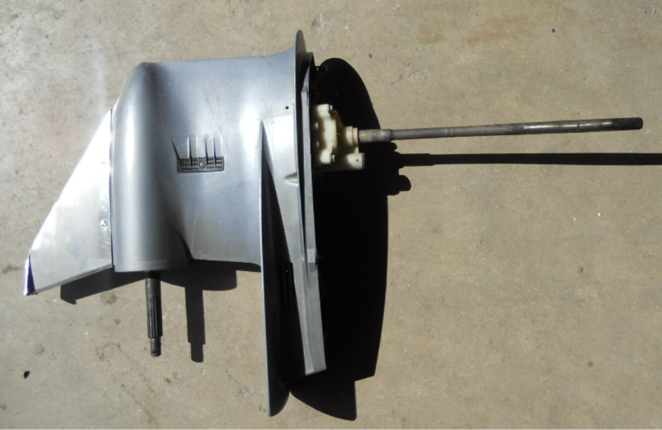 Yamaha F 150 HP 4 stroke Lower Unit 20" Right hand 63P-45300-01-8D ...