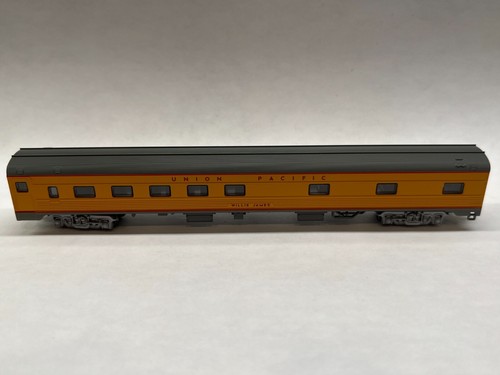 Kato Crew Sleeper Passenger Car Union Pacific "Willie James" Sleeping N ...
