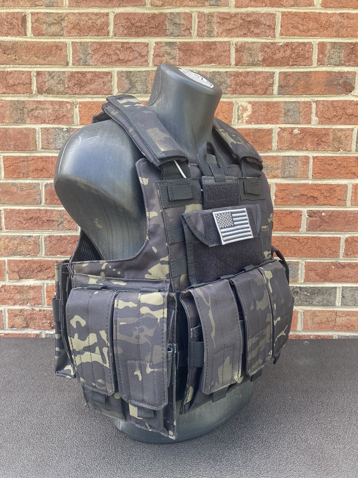 Black Multicam Tactical Vest Plate Carrier With Plates- 2 8x10 curved ...