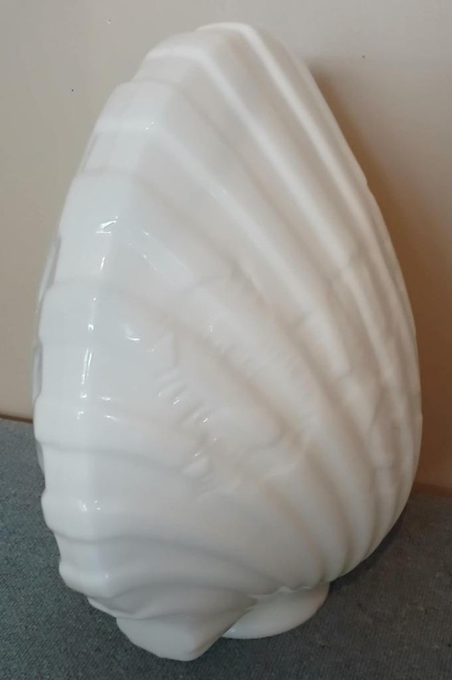 VINTAGE SUPER SHELL CLAMSHELL MILK GLASS 18" GAS PUMP GLOBE | eBay