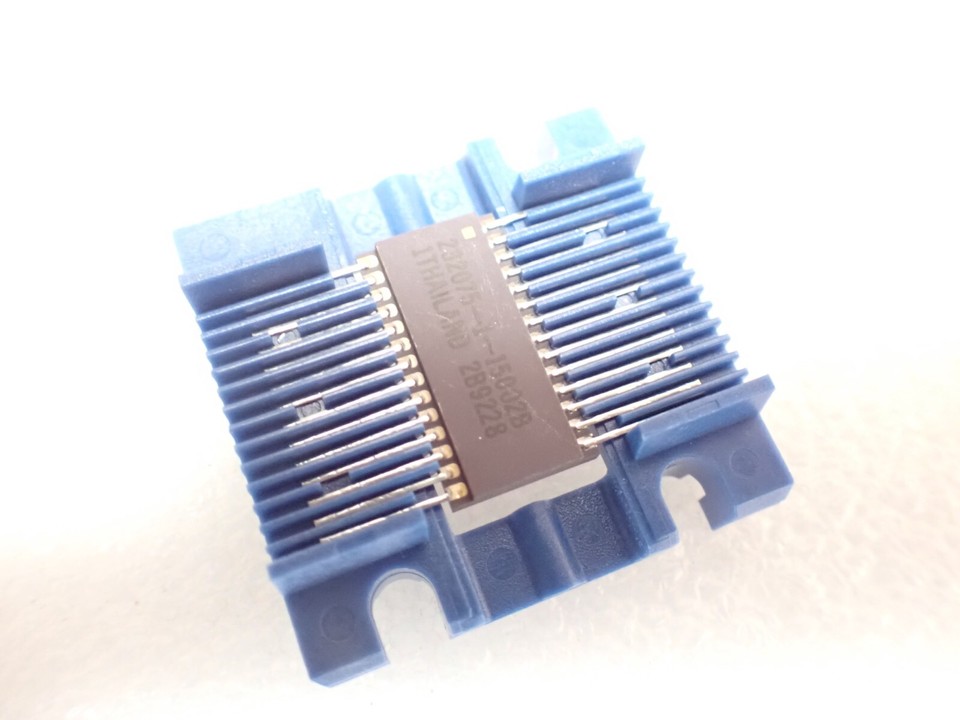 AT28C64-25FM ATMEL MILITARY SPEC 64K EEPROM CERAMIC GOLD IN ORIGINAL ...