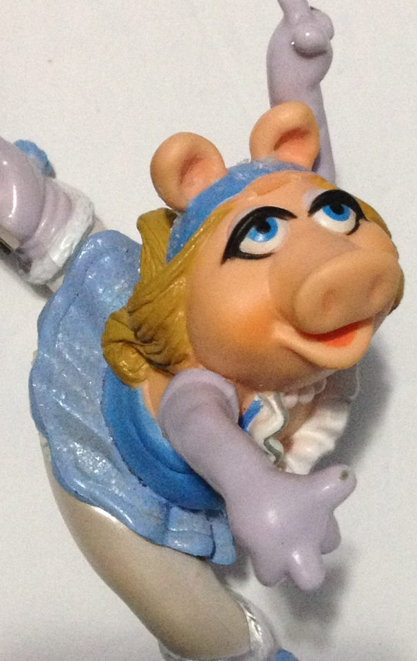 Hallmark 1983 Miss Piggy Ice Skating Muppet Ornament (As Is, No Crown ...