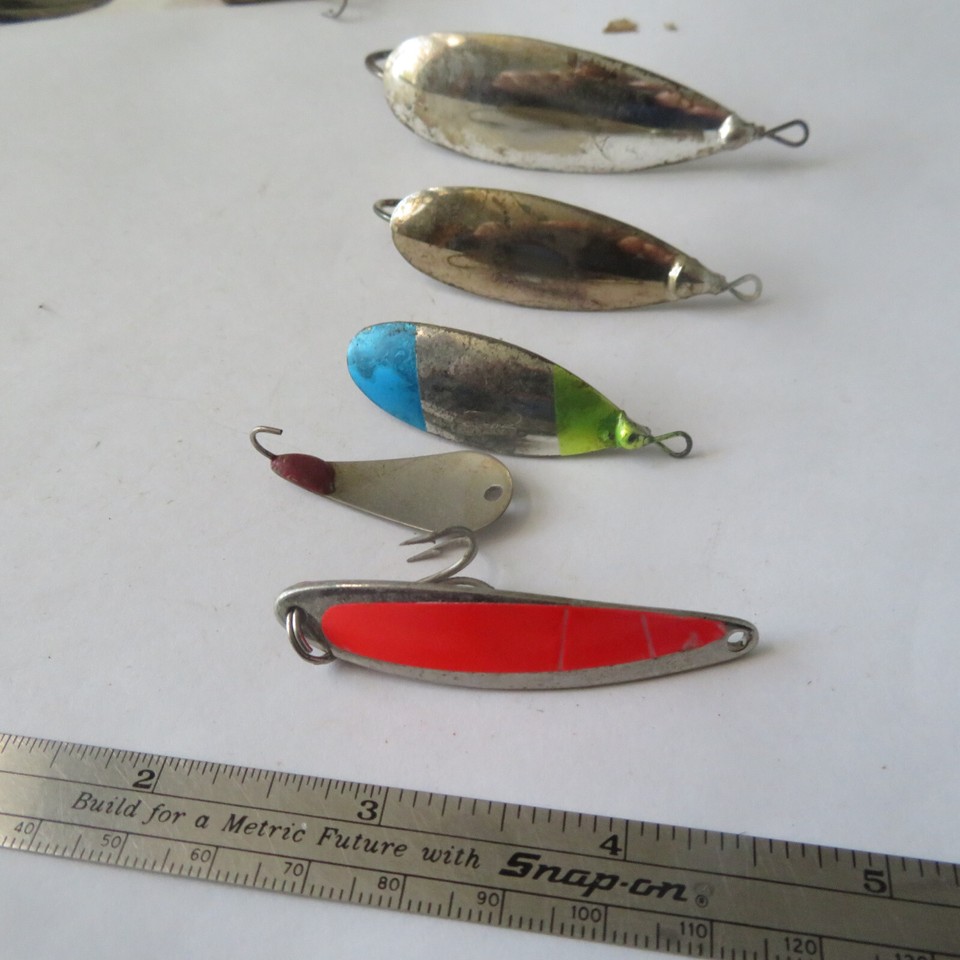 FISHING LURE JOHNSON SILVER MINNOW 3½" AND 2¾" AND 21/8" AND TWO BONUS ...