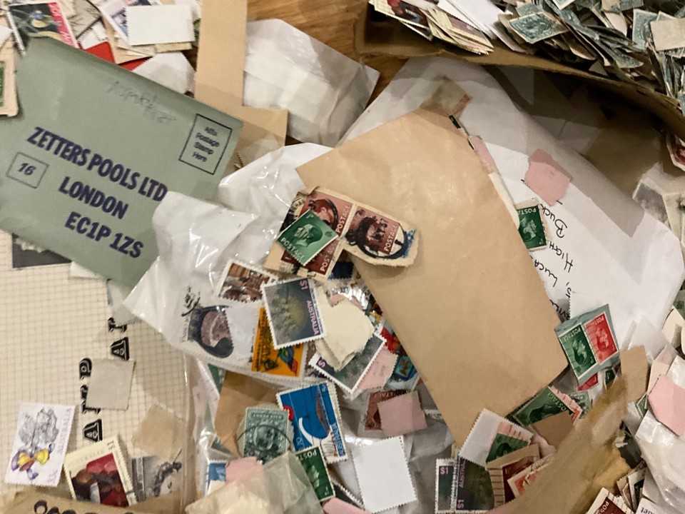 Gb and World Stamp 8kg on and off paper huge sorting lot boxHOOH | eBay