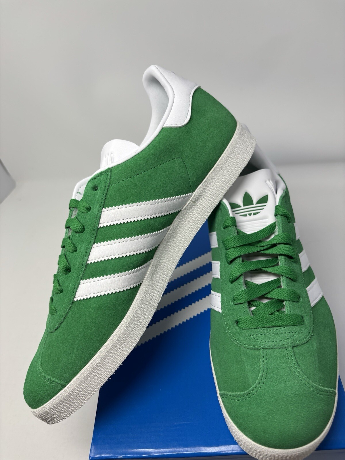 Adidas Originals Gazelle Suede Sneakers Green/White IG2092 Mens Size 10 ...