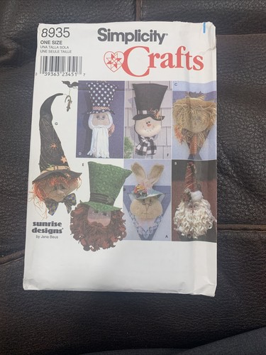 New Simplicity 8935 Seasonal Door Decor Sewing Pattern Uncut Santa ...