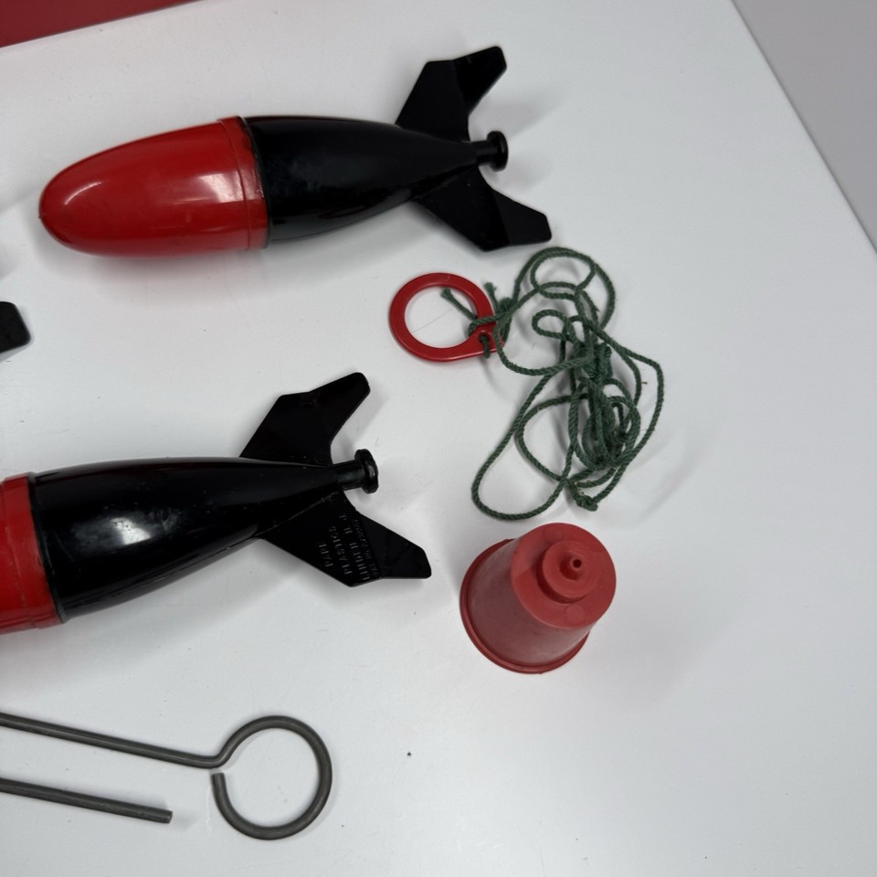 Vintage 1960'S Park’s Salvo Rockets Plastic Air Pump Rocket Launcher | eBay