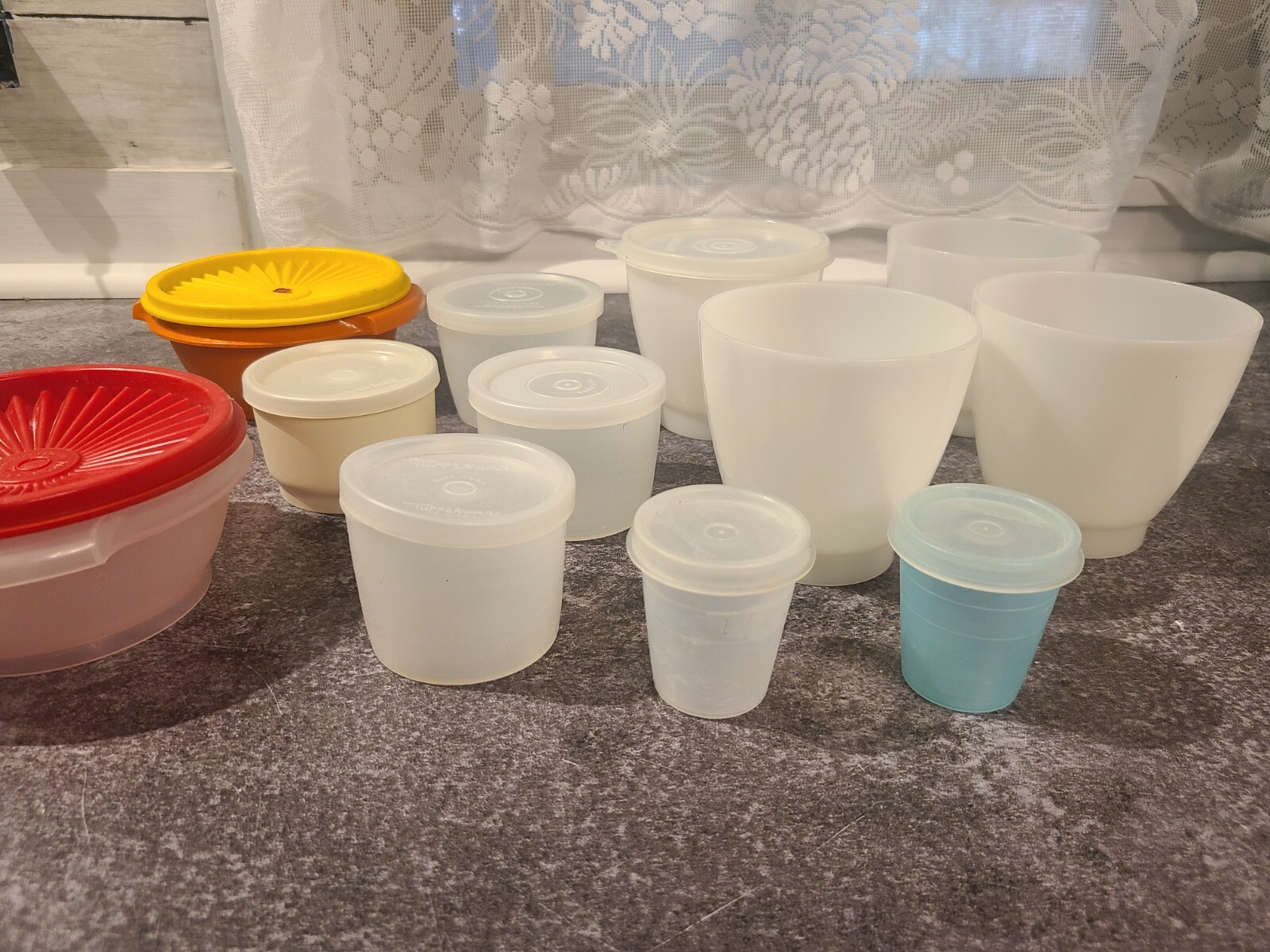 Vintage Tupperware Lot of 21 pieces Small Containers w lids - bowls ...