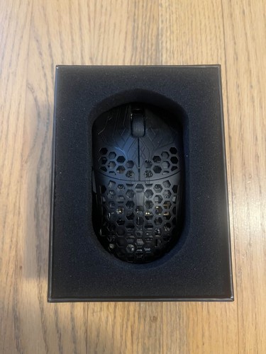 Finalmouse ULX Competition Raw Carbon Size Medium 8k Mouse | eBay