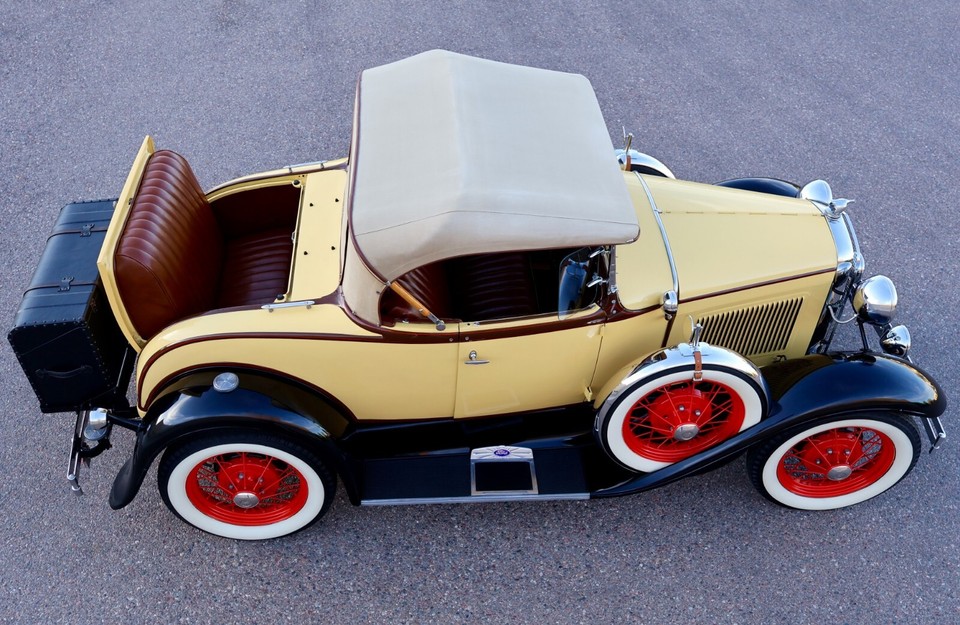 1931 Ford Model A Deluxe Oldtimer full of prewar goodies as a Packard ...